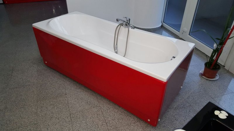 Cada baie dreapta cu masca colorata rosie cod.CFEI-Q21